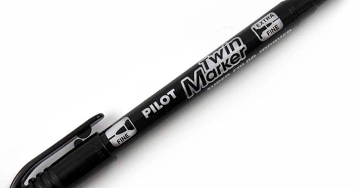 Pilot Twin double-pointed permanent marker black